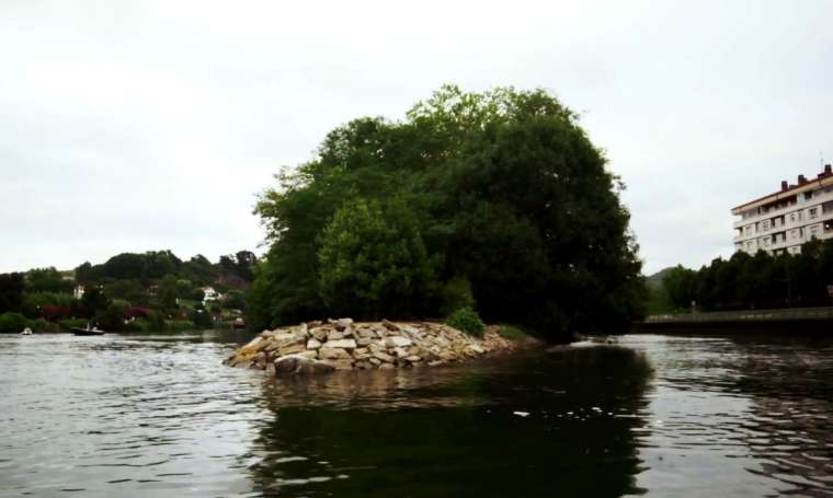 Pheasant Island Switches Countries Every Six Months - Earth is My Home
