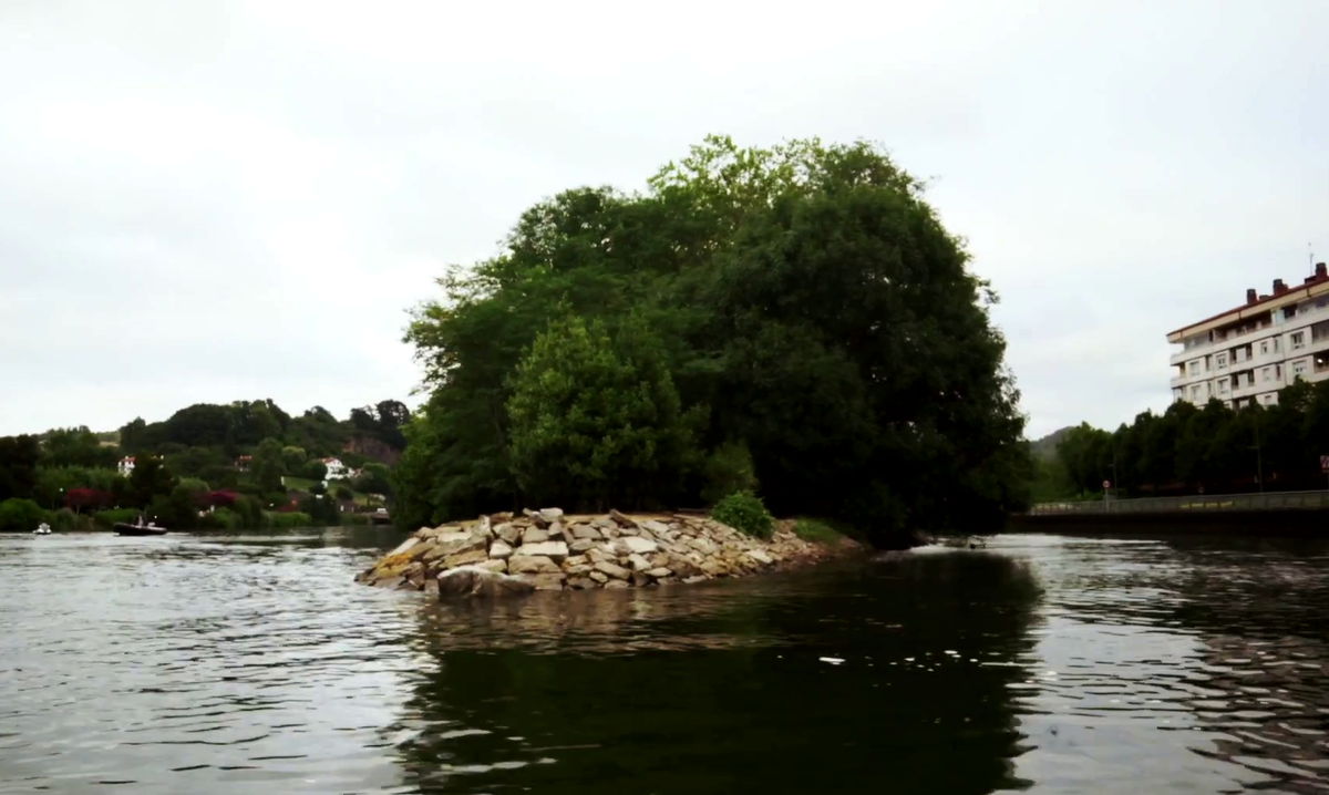 Pheasant Island Switches Countries Every Six Months - Earth is My Home